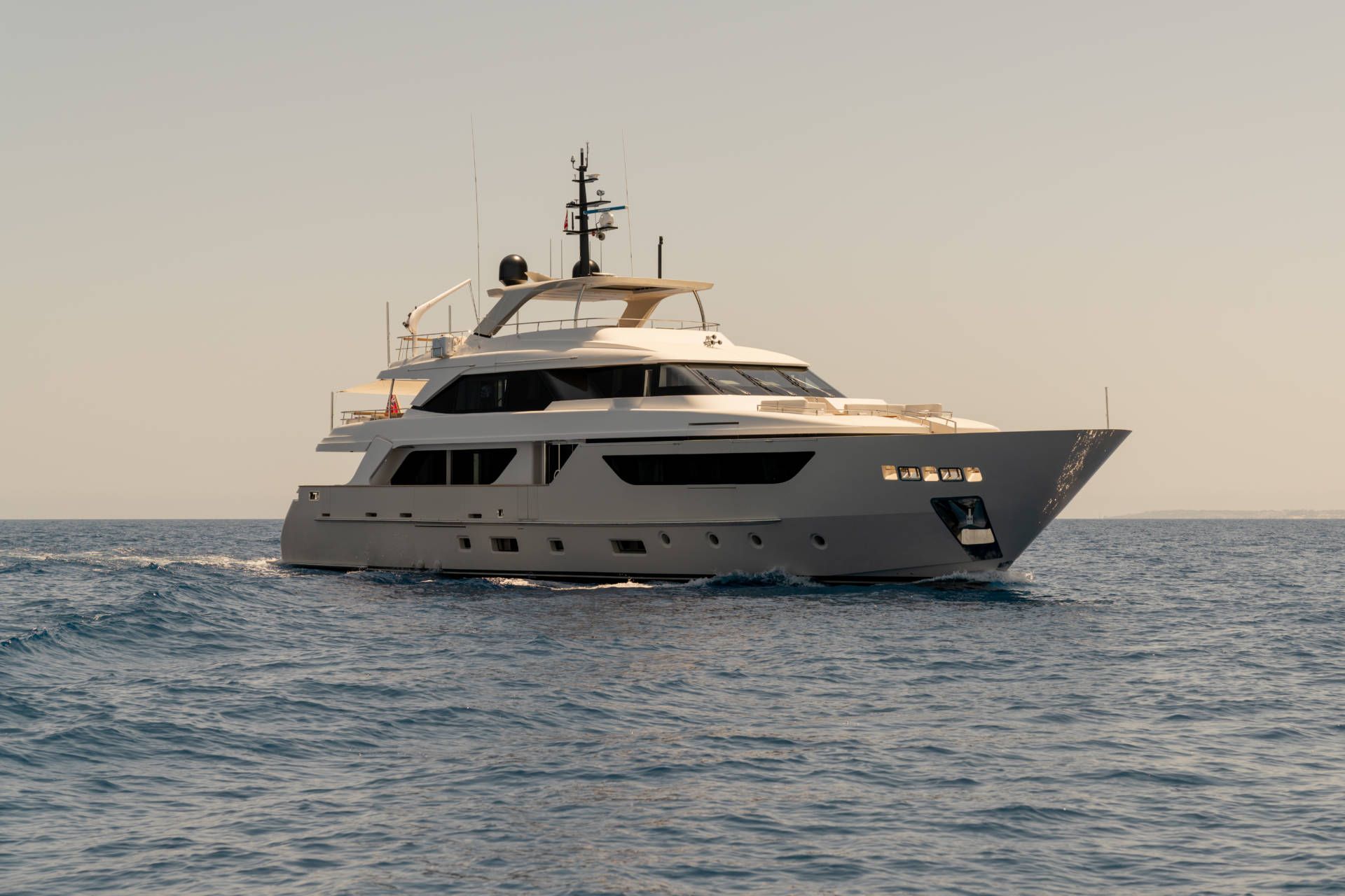Lance - 37m - Whitsunday Luxury Yacht Charters